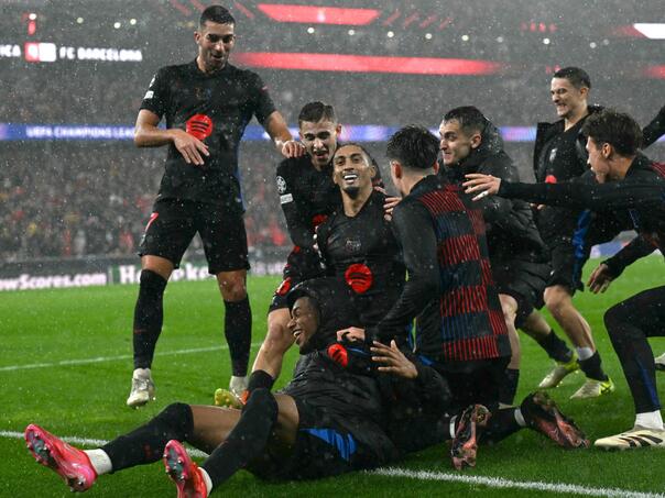 Drama after Barcelona's historic victory: Benfica players attack ...