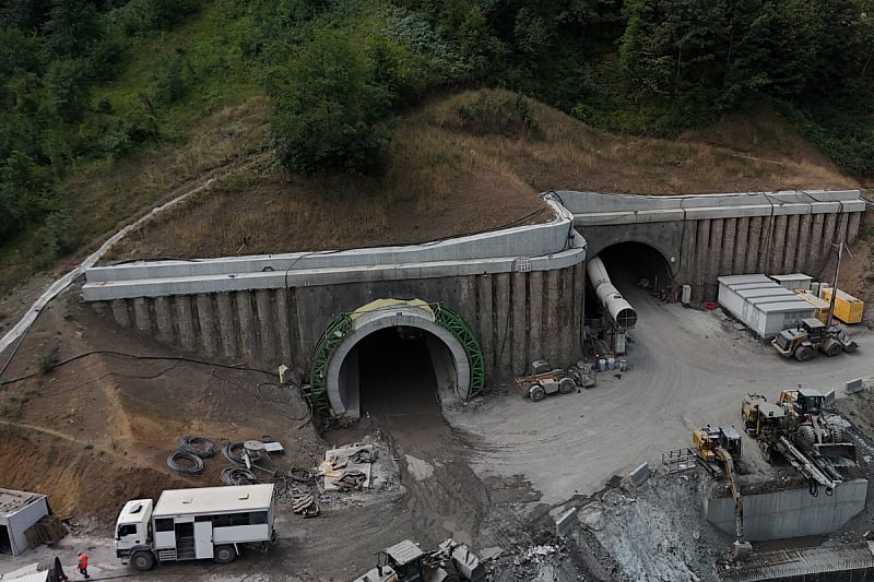 The largest works on Corridor 5C in ZDK: three tunnels in different ...