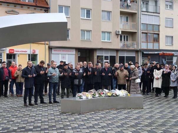 Bihać marked Statehood Day: Delegations paid tribute to defenders and ...