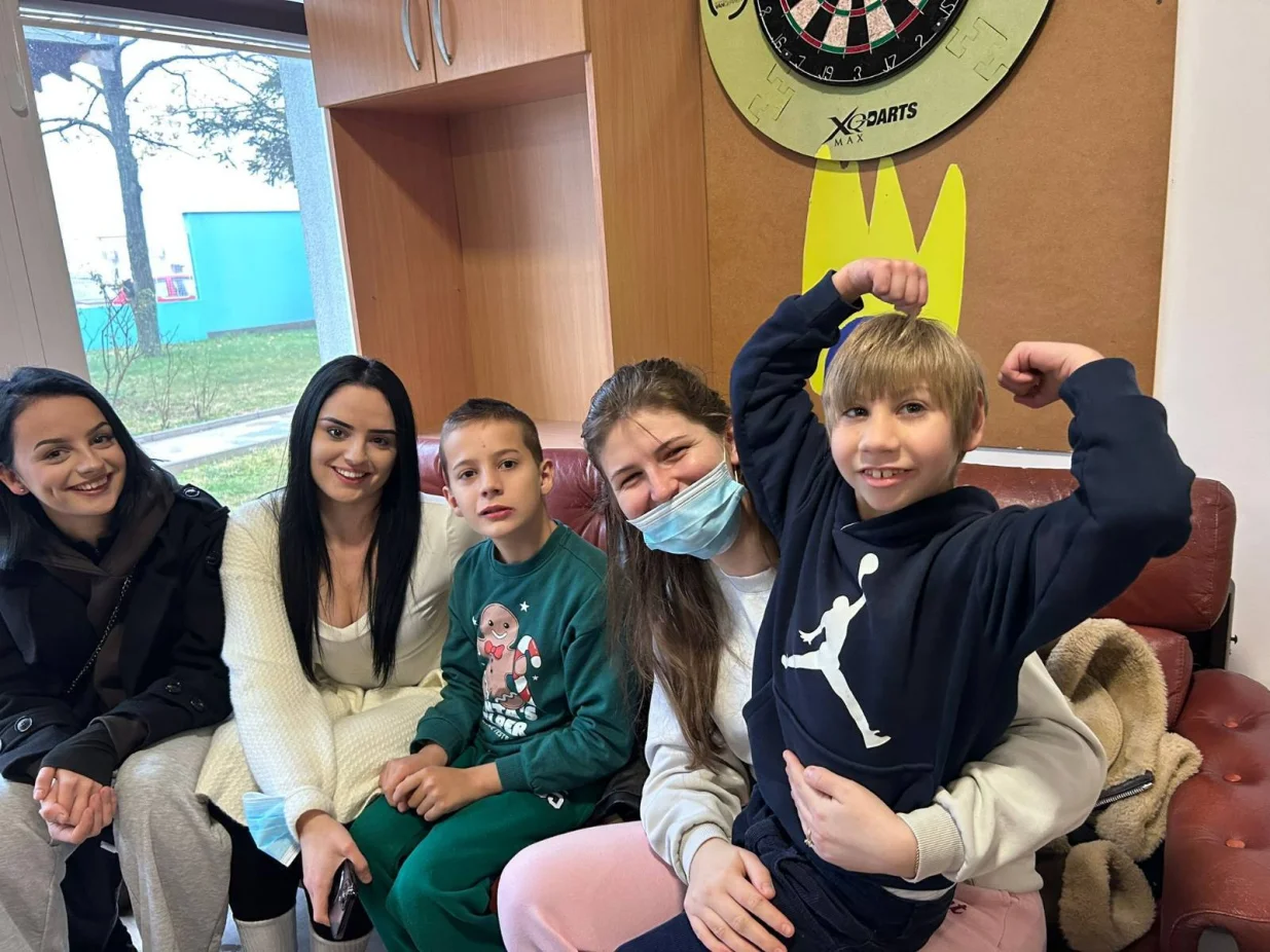(PHOTO) They bring smiles to faces: Noble action of Mostar high school ...