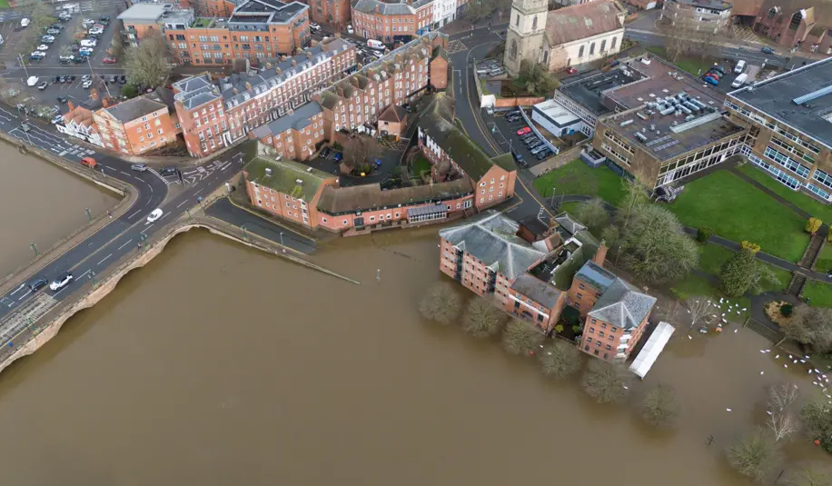 Flooding across Great Britain, rain has not stopped for 40 days ...